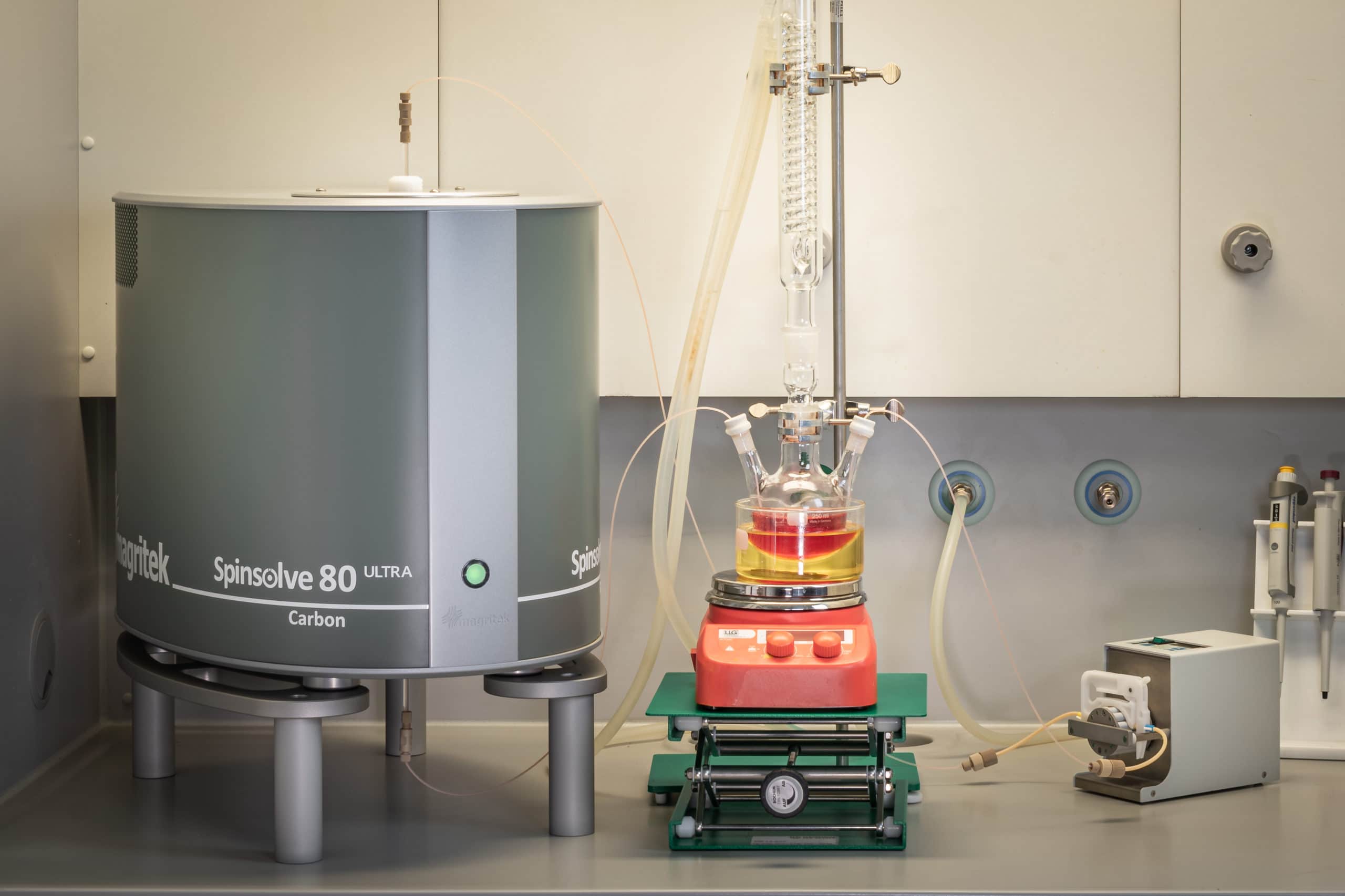 Real-time reaction monitoring by ultrafast 2D NMR on a benchtop ...